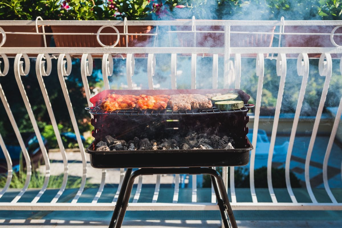 Best Grill For Apartment Balcony: The 7 Select Models! [2025 Update]